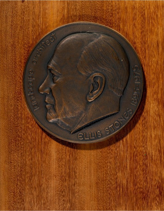 Ellis Stones, National Portrait Gallery